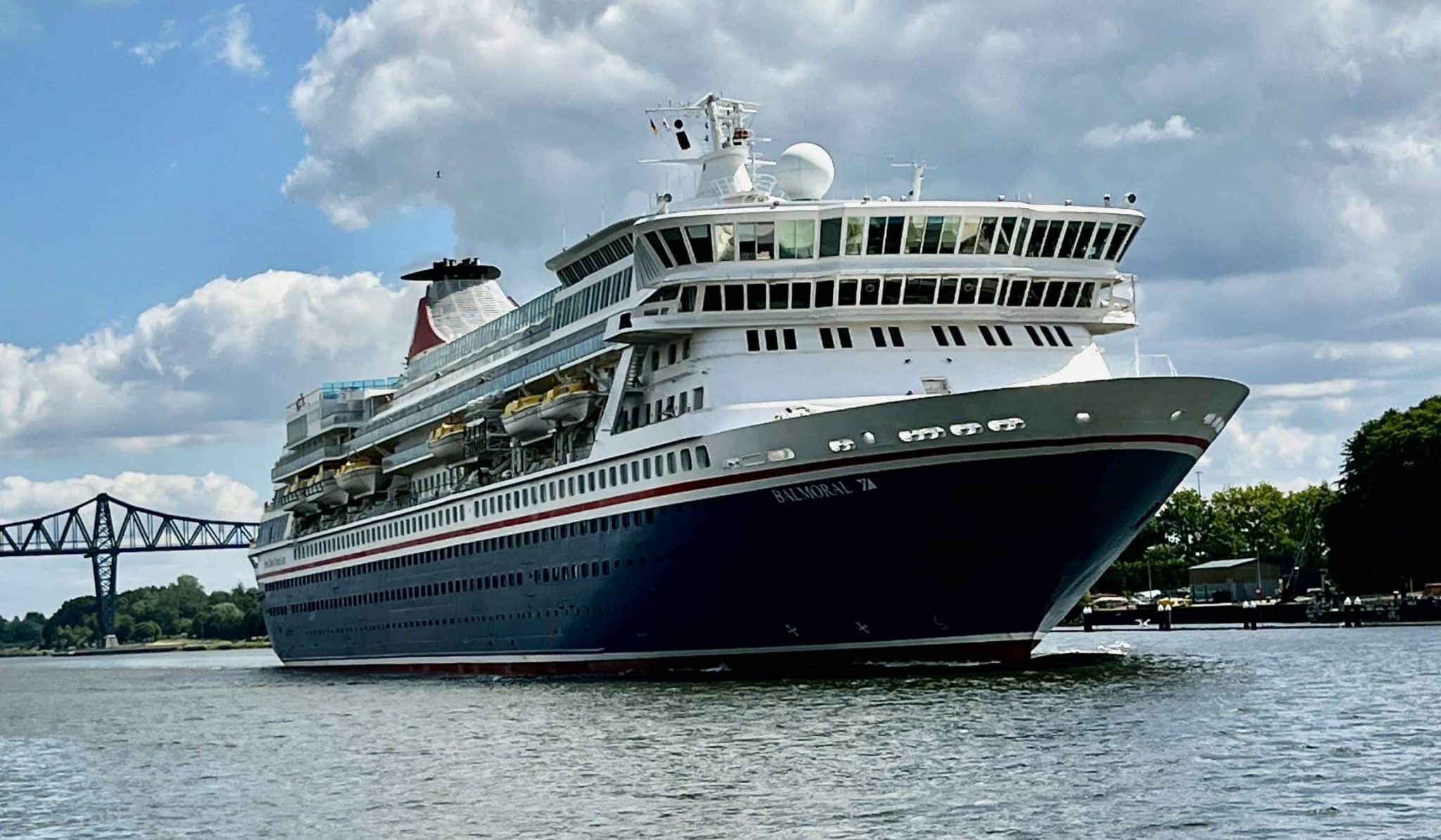 Traumschiffe Im Nord Ostsee Kanal